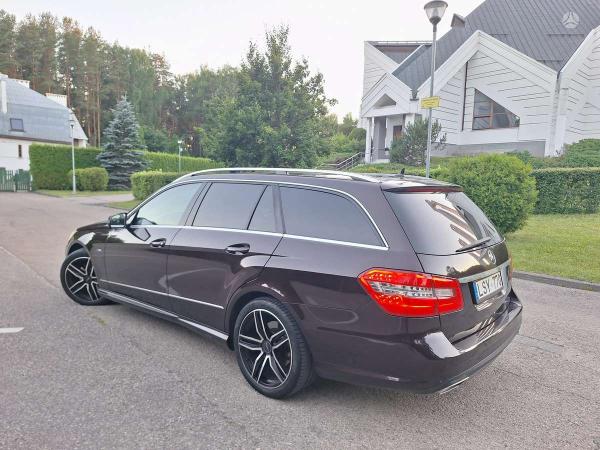 Brown Mercedes-Benz E 300 2010 in Elektrenai, with an engine capacity of 3.00 L and mileage of 299 thousand km for 4590 €, photo 9 on AUTOMOTO.COM.LV
