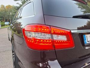 Brown Mercedes-Benz E 300 2010 in Elektrenai, with an engine capacity of 3.00 L and mileage of 299 thousand km for 4590 €, photo 15 on AUTOMOTO.COM.LV