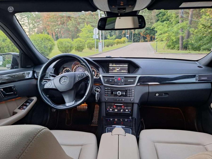 Brown Mercedes-Benz E 300 2010 in Elektrenai, with an engine capacity of 3.00 L and mileage of 299 thousand km for 4590 €, photo 16 on AUTOMOTO.COM.LV
