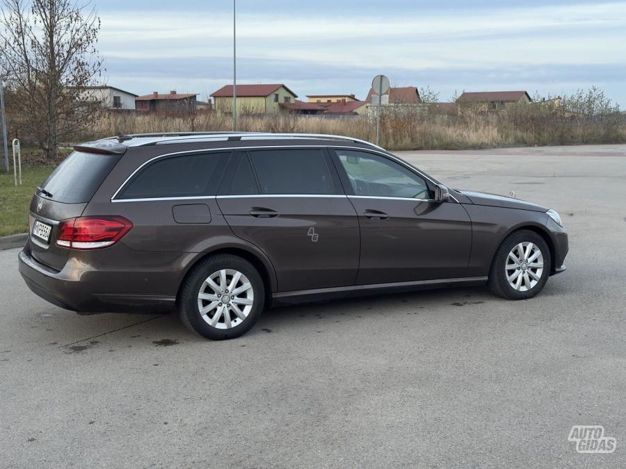 Brown Mercedes-Benz E 300 2013 in Panevezys, with an engine capacity of 2.10 L and mileage of 313 thousand km for 8900 €, photo 9 on AUTOMOTO.COM.LV