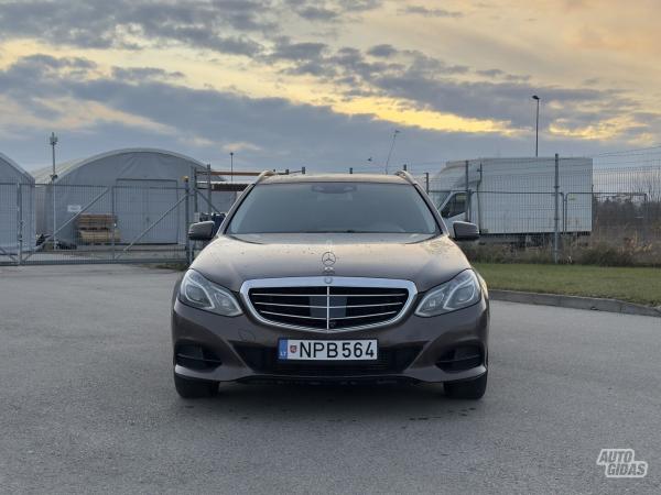 Brown Mercedes-Benz E 300 2013 in Panevezys, with an engine capacity of 2.10 L and mileage of 313 thousand km for 8600 €, photo 3 on AUTOMOTO.COM.LV