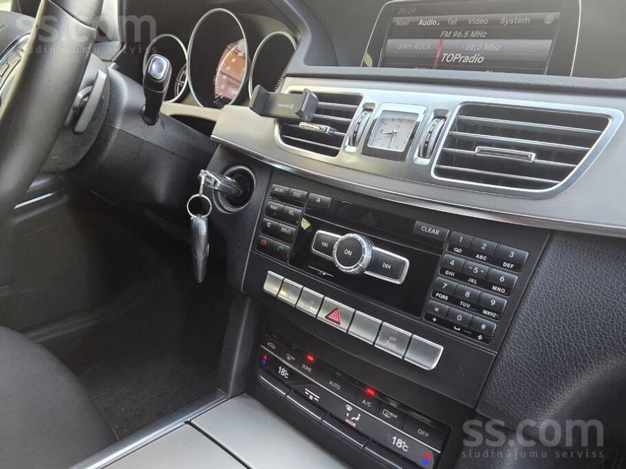 Brown Mercedes-Benz E 300 2013 in Bauska, with an engine capacity of 2.20 L and mileage of 315 thousand km for 9900 €, photo 20 on AUTOMOTO.COM.LV