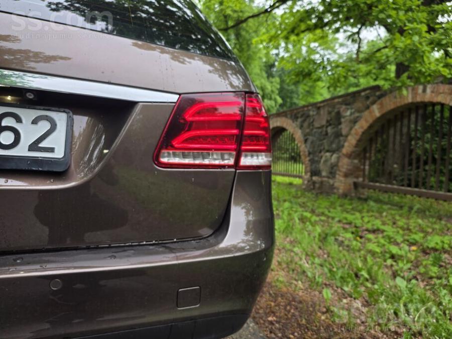 Brūns Mercedes-Benz E 300 2013 Bauska, ar dzinēja tilpumu 2.20 L un nobraukumu 315 tūkst. km par 9900 €, foto 32 vietnē AUTOMOTO.COM.LV
