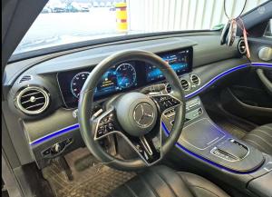 Brūns Mercedes-Benz E 300 2023 Klaipėda, ar dzinēja tilpumu 1.95 L un nobraukumu 103 tūkst. km par 10800 €, foto 12 vietnē AUTOMOTO.COM.LV