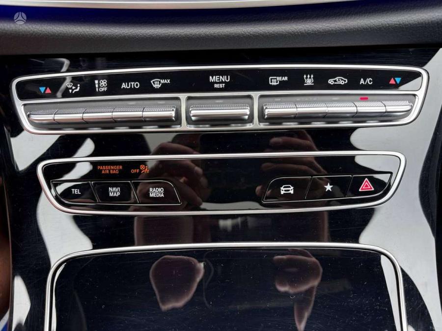 Zaļš Mercedes-Benz E 300 2021 Viļņa, ar dzinēja tilpumu 1.95 L un nobraukumu 264 tūkst. km par 25200 €, foto 27 vietnē AUTOMOTO.COM.LV