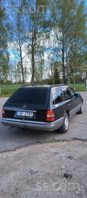 Zaļš Mercedes-Benz E 300 1995 Rīga, ar dzinēja tilpumu 3.00 L un nobraukumu 638 tūkst. km par 4190 €, foto 3 vietnē AUTOMOTO.COM.LV