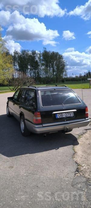 Zaļš Mercedes-Benz E 300 1995 Rīga, ar dzinēja tilpumu 3.00 L un nobraukumu 638 tūkst. km par 4190 €, foto 4 vietnē AUTOMOTO.COM.LV