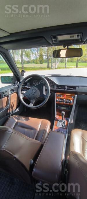 Zaļš Mercedes-Benz E 300 1995 Rīga, ar dzinēja tilpumu 3.00 L un nobraukumu 638 tūkst. km par 4190 €, foto 5 vietnē AUTOMOTO.COM.LV