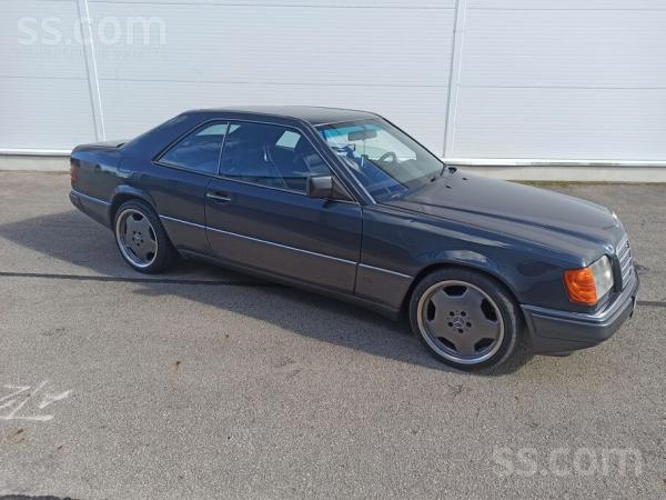 Pelēks Mercedes-Benz E 300 1991 Rīga, ar dzinēja tilpumu 3.00 L un nobraukumu 302 tūkst. km par 7800 €, foto 3 vietnē AUTOMOTO.COM.LV