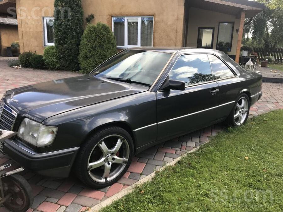 Grey Mercedes-Benz E 300 1993 in Riga, with an engine capacity of 3.00 L and mileage of 365 thousand km for 5890 €, photo 1 on AUTOMOTO.COM.LV