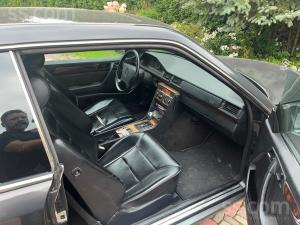 Grey Mercedes-Benz E 300 1993 in Riga, with an engine capacity of 3.00 L and mileage of 365 thousand km for 5890 €, photo 7 on AUTOMOTO.COM.LV
