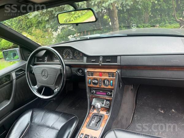Grey Mercedes-Benz E 300 1993 in Riga, with an engine capacity of 3.00 L and mileage of 365 thousand km for 5890 €, photo 7 on AUTOMOTO.COM.LV