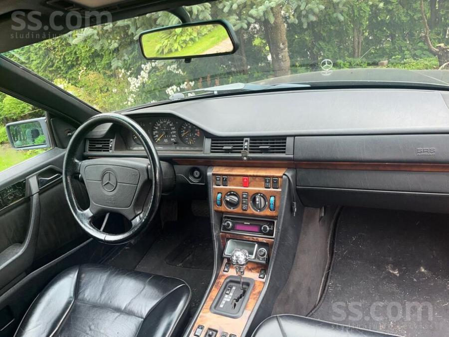 Grey Mercedes-Benz E 300 1993 in Riga, with an engine capacity of 3.00 L and mileage of 365 thousand km for 5890 €, photo 8 on AUTOMOTO.COM.LV