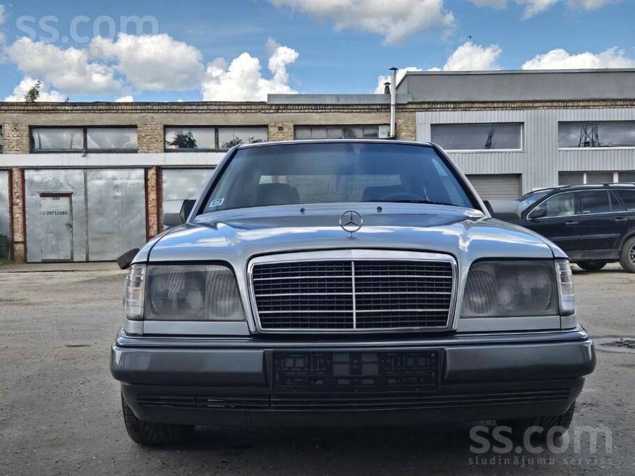 Pelēks Mercedes-Benz E 300 1995 Jelgava, ar dzinēja tilpumu 3.00 L un nobraukumu 457 tūkst. km par 6900 €, foto 3 vietnē AUTOMOTO.COM.LV
