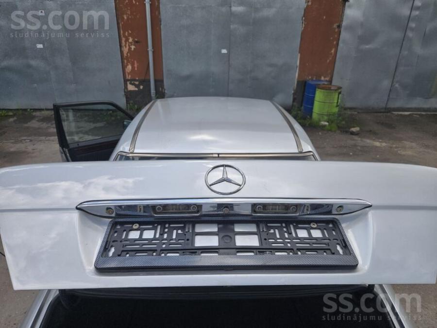Pelēks Mercedes-Benz E 300 1995 Jelgava, ar dzinēja tilpumu 3.00 L un nobraukumu 457 tūkst. km par 6900 €, foto 15 vietnē AUTOMOTO.COM.LV