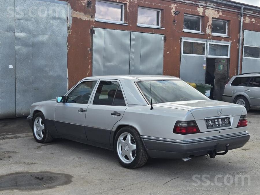 Pelēks Mercedes-Benz E 300 1995 Jelgava, ar dzinēja tilpumu 3.00 L un nobraukumu 457 tūkst. km par 6900 €, foto 17 vietnē AUTOMOTO.COM.LV