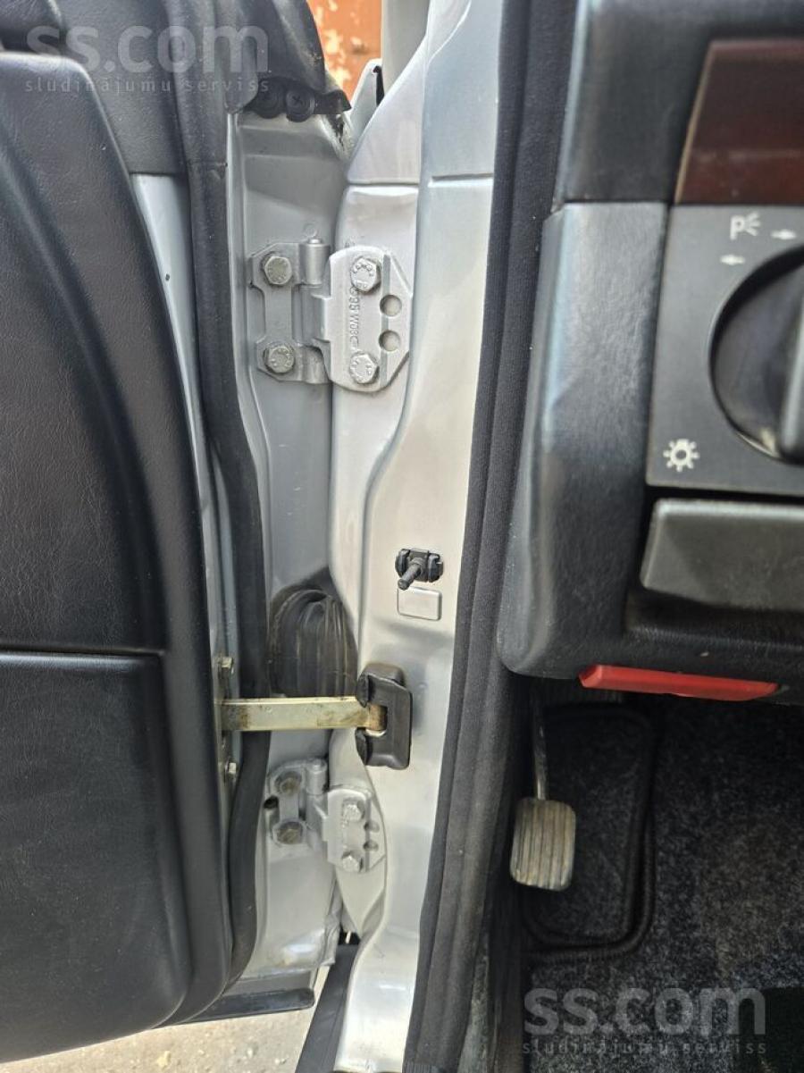 Pelēks Mercedes-Benz E 300 1995 Jelgava, ar dzinēja tilpumu 3.00 L un nobraukumu 457 tūkst. km par 6900 €, foto 20 vietnē AUTOMOTO.COM.LV