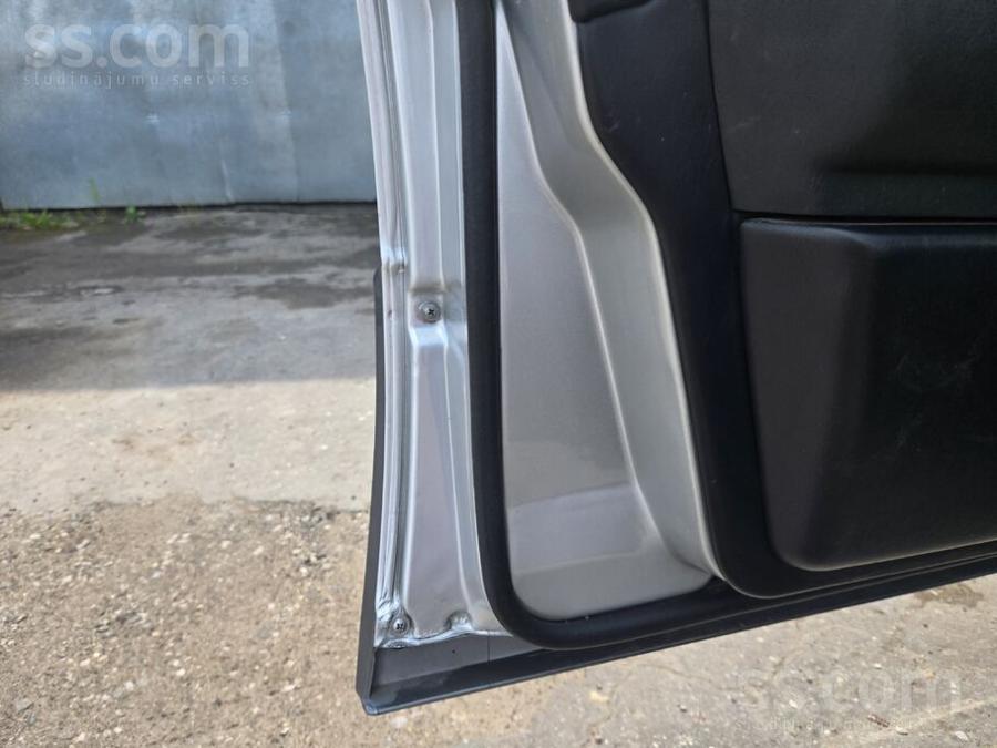 Pelēks Mercedes-Benz E 300 1995 Jelgava, ar dzinēja tilpumu 3.00 L un nobraukumu 457 tūkst. km par 6900 €, foto 24 vietnē AUTOMOTO.COM.LV