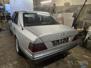 Pelēks Mercedes-Benz E 300 1995 Jelgava, ar dzinēja tilpumu 3.00 L un nobraukumu 457 tūkst. km par 6900 €, foto 30 vietnē AUTOMOTO.COM.LV