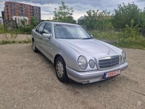 Pelēks Mercedes-Benz E 300 1996 Viļņa, ar dzinēja tilpumu 3.00 L un nobraukumu 293 tūkst. km par 2950 €, foto 4 vietnē AUTOMOTO.COM.LV
