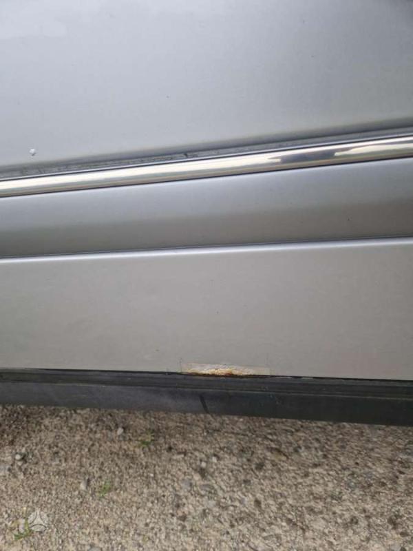 Pelēks Mercedes-Benz E 300 1996 Viļņa, ar dzinēja tilpumu 3.00 L un nobraukumu 293 tūkst. km par 2950 €, foto 9 vietnē AUTOMOTO.COM.LV
