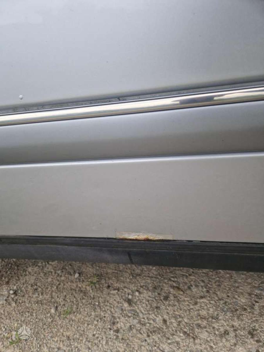 Pelēks Mercedes-Benz E 300 1996 Viļņa, ar dzinēja tilpumu 3.00 L un nobraukumu 293 tūkst. km par 2950 €, foto 10 vietnē AUTOMOTO.COM.LV