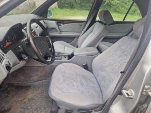 Pelēks Mercedes-Benz E 300 1996 Viļņa, ar dzinēja tilpumu 3.00 L un nobraukumu 293 tūkst. km par 2950 €, foto 11 vietnē AUTOMOTO.COM.LV