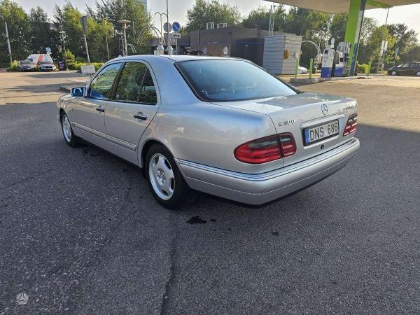 Grey Mercedes-Benz E 300 1998 in Vilnius, with an engine capacity of 3.00 L and mileage of 268 thousand km for 7500 €, photo 8 on AUTOMOTO.COM.LV