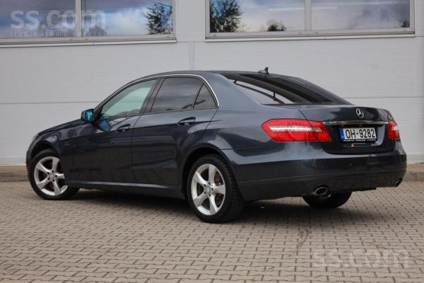 Grey Mercedes-Benz E 300 2010 in Riga, with an engine capacity of 3.00 L and mileage of 280 thousand km for 6995 €, photo 6 on AUTOMOTO.COM.LV
