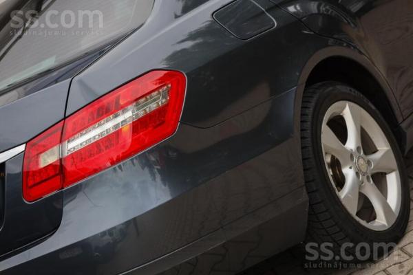 Grey Mercedes-Benz E 300 2010 in Riga, with an engine capacity of 3.00 L and mileage of 280 thousand km for 6995 €, photo 9 on AUTOMOTO.COM.LV