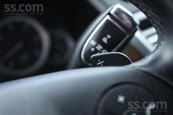 Grey Mercedes-Benz E 300 2010 in Riga, with an engine capacity of 3.00 L and mileage of 280 thousand km for 6995 €, photo 11 on AUTOMOTO.COM.LV