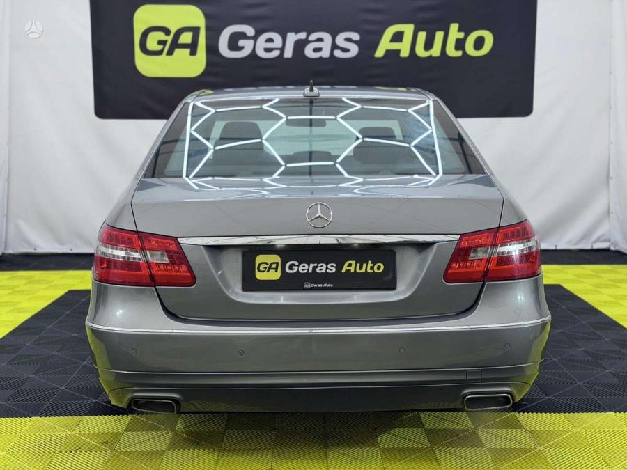 Pelēks Mercedes-Benz E 300 2011 Viļņa, ar dzinēja tilpumu 2.99 L un nobraukumu 246 tūkst. km par 6990 €, foto 6 vietnē AUTOMOTO.COM.LV