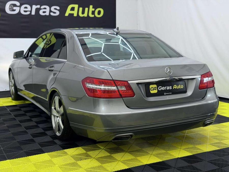 Pelēks Mercedes-Benz E 300 2011 Viļņa, ar dzinēja tilpumu 2.99 L un nobraukumu 246 tūkst. km par 6990 €, foto 7 vietnē AUTOMOTO.COM.LV