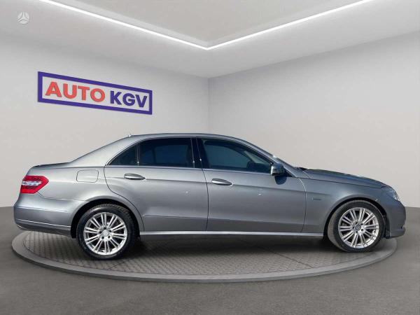 Grey Mercedes-Benz E 300 2011 in Vilnius, with an engine capacity of 3.00 L and mileage of 385 thousand km for 6999 €, photo 6 on AUTOMOTO.COM.LV