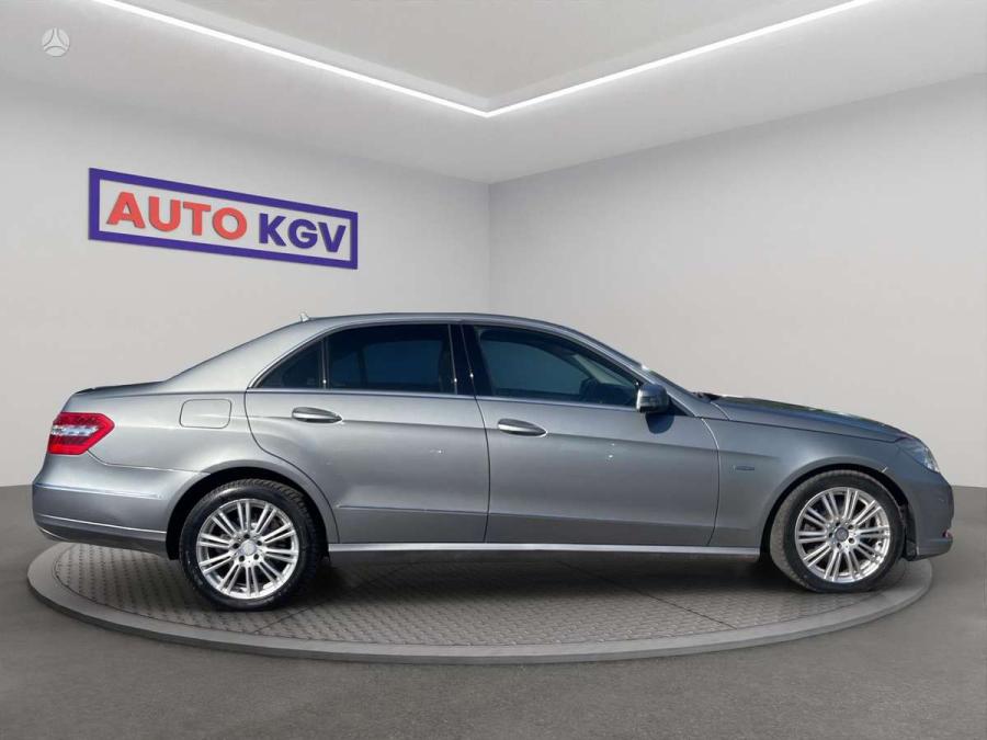 Grey Mercedes-Benz E 300 2011 in Vilnius, with an engine capacity of 3.00 L and mileage of 385 thousand km for 6999 €, photo 7 on AUTOMOTO.COM.LV