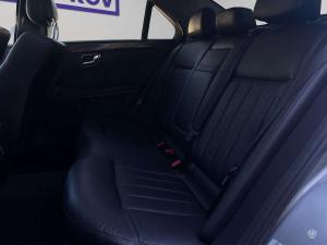 Grey Mercedes-Benz E 300 2011 in Vilnius, with an engine capacity of 3.00 L and mileage of 385 thousand km for 6999 €, photo 12 on AUTOMOTO.COM.LV