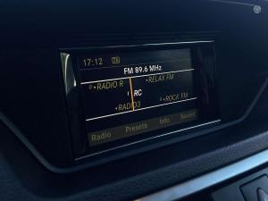 Grey Mercedes-Benz E 300 2011 in Vilnius, with an engine capacity of 3.00 L and mileage of 385 thousand km for 6999 €, photo 17 on AUTOMOTO.COM.LV