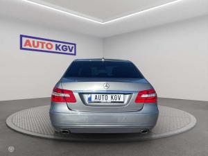 Pelēks Mercedes-Benz E 300 2011 Viļņa, ar dzinēja tilpumu 3.00 L un nobraukumu 385 tūkst. km par 6999 €, foto 5 vietnē AUTOMOTO.COM.LV
