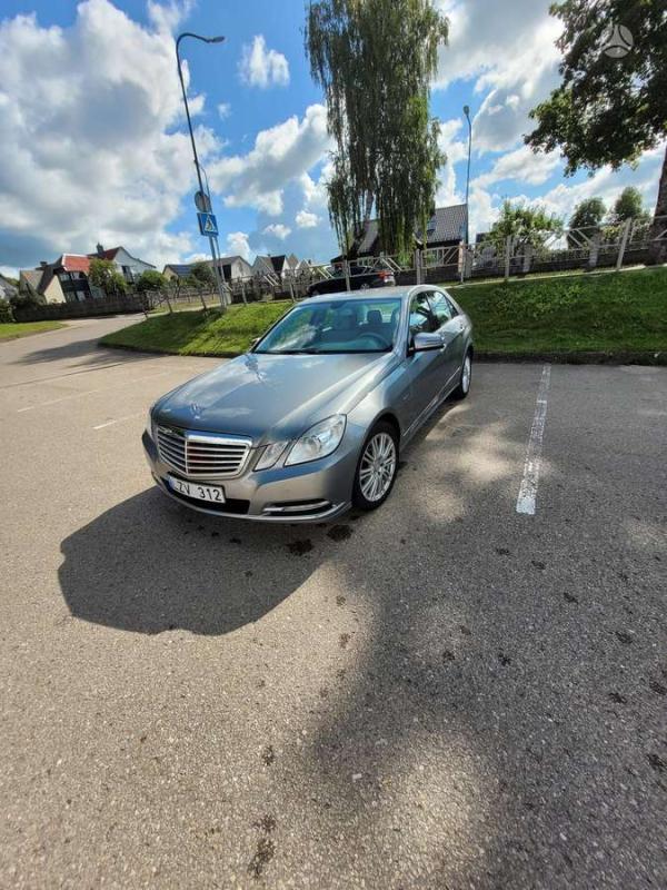 Grey Mercedes-Benz E 300 2012 in Silale, with an engine capacity of 2.99 L and mileage of 488 thousand km for 4300 €, photo 1 on AUTOMOTO.COM.LV