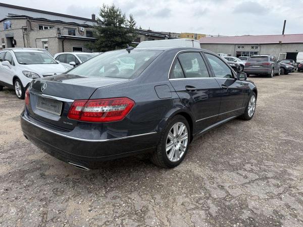 Grey Mercedes-Benz E 300 2013 in Telschi, with an engine capacity of 0.00 L and mileage of 239 thousand km for 8800 €, photo 3 on AUTOMOTO.COM.LV