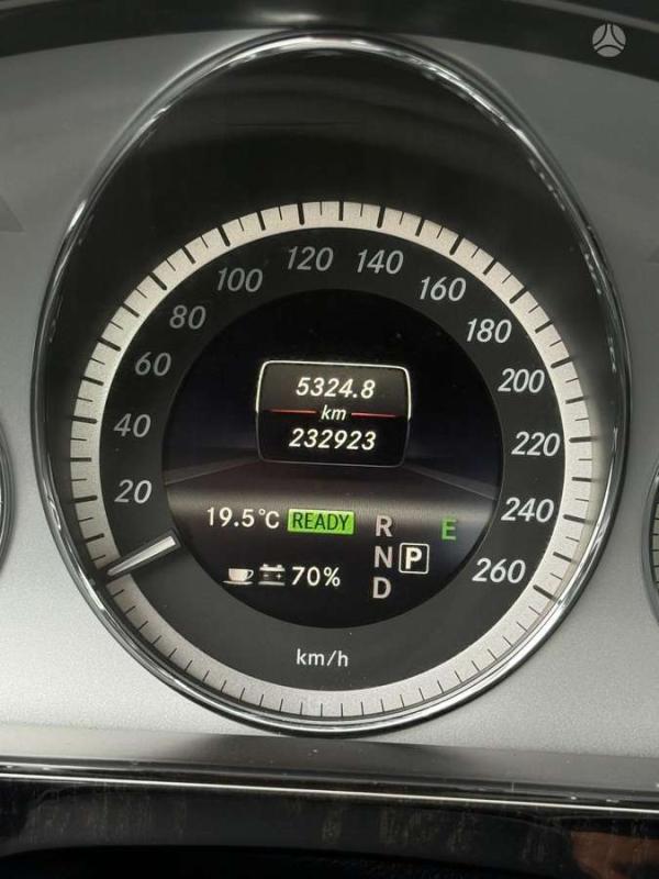 Grey Mercedes-Benz E 300 2013 in Telschi, with an engine capacity of 0.00 L and mileage of 239 thousand km for 8800 €, photo 7 on AUTOMOTO.COM.LV