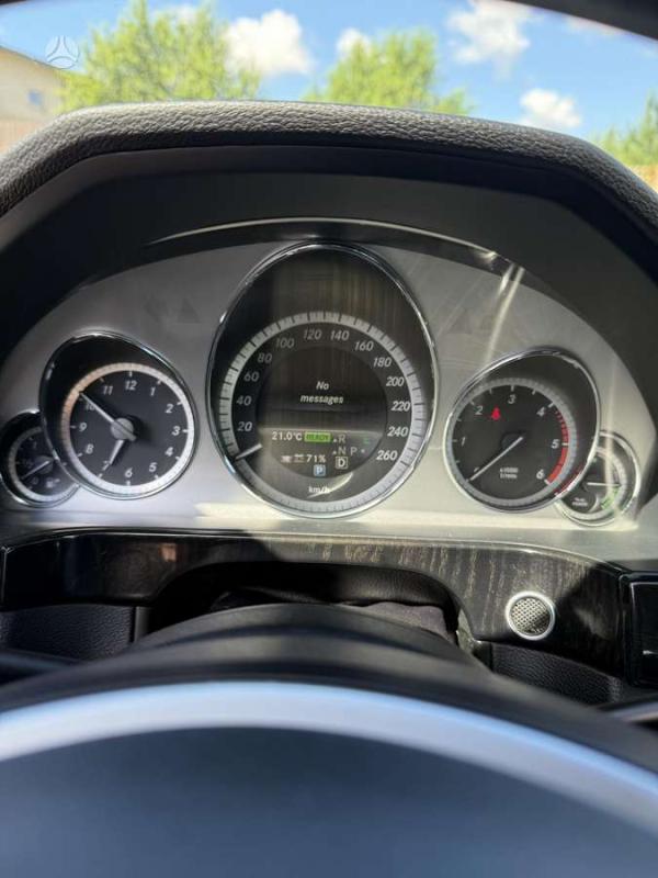 Grey Mercedes-Benz E 300 2013 in Telschi, with an engine capacity of 0.00 L and mileage of 239 thousand km for 8800 €, photo 10 on AUTOMOTO.COM.LV