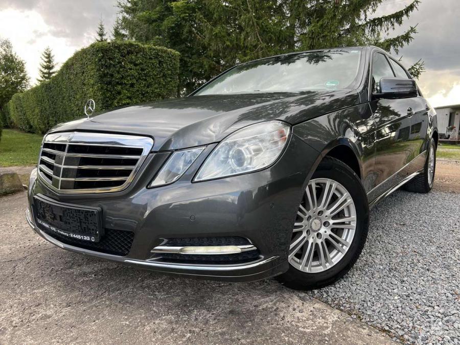 Серый Мерседес Е 300 2013 в Каунас, объемом двигателя 3.50 л и пробегом 204 тыс. км за 7250 €, фото 4 на AUTOMOTO.COM.LV