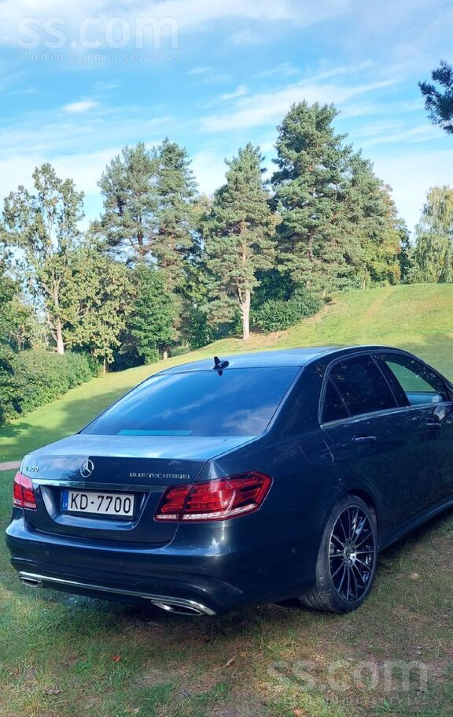 Pelēks Mercedes-Benz E 300 2013 Ogre, ar dzinēja tilpumu 2.20 L un nobraukumu 287 tūkst. km par 10999 €, foto 4 vietnē AUTOMOTO.COM.LV