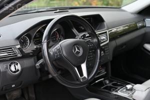 Pelēks Mercedes-Benz E 300 2013 Dobele, ar dzinēja tilpumu 2.10 L un nobraukumu 277 tūkst. km par 8750 €, foto 21 vietnē AUTOMOTO.COM.LV