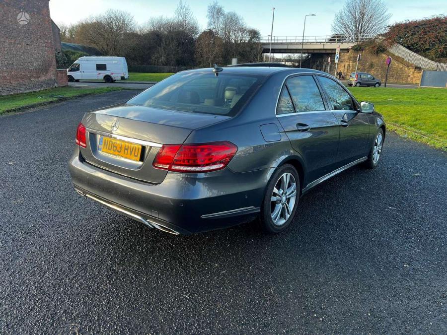Grey Mercedes-Benz E 300 2014 in Kaunas, with an engine capacity of 2.15 L and mileage of 220 thousand km for 4350 €, photo 6 on AUTOMOTO.COM.LV