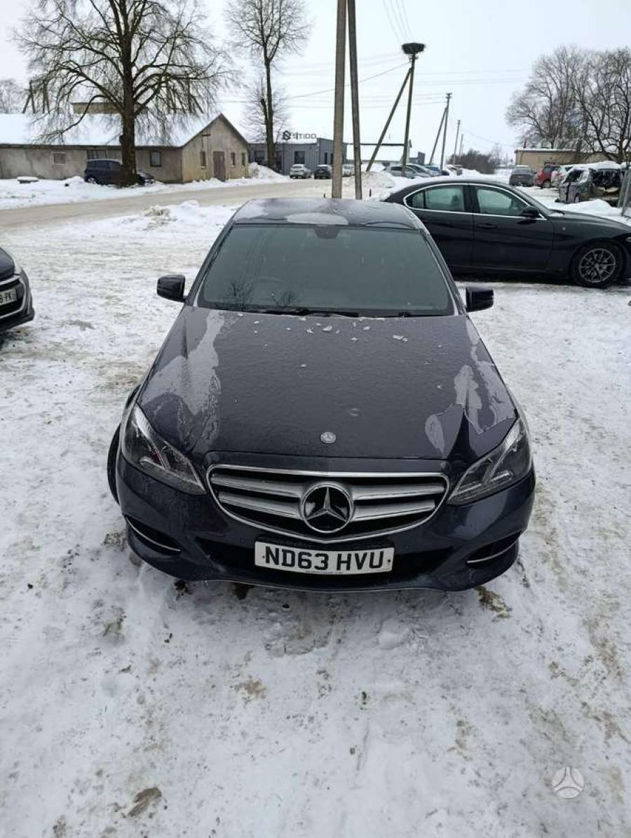 Grey Mercedes-Benz E 300 2014 in Taurage, with an engine capacity of 2.20 L and mileage of 200 thousand km for 4750 €, photo 2 on AUTOMOTO.COM.LV