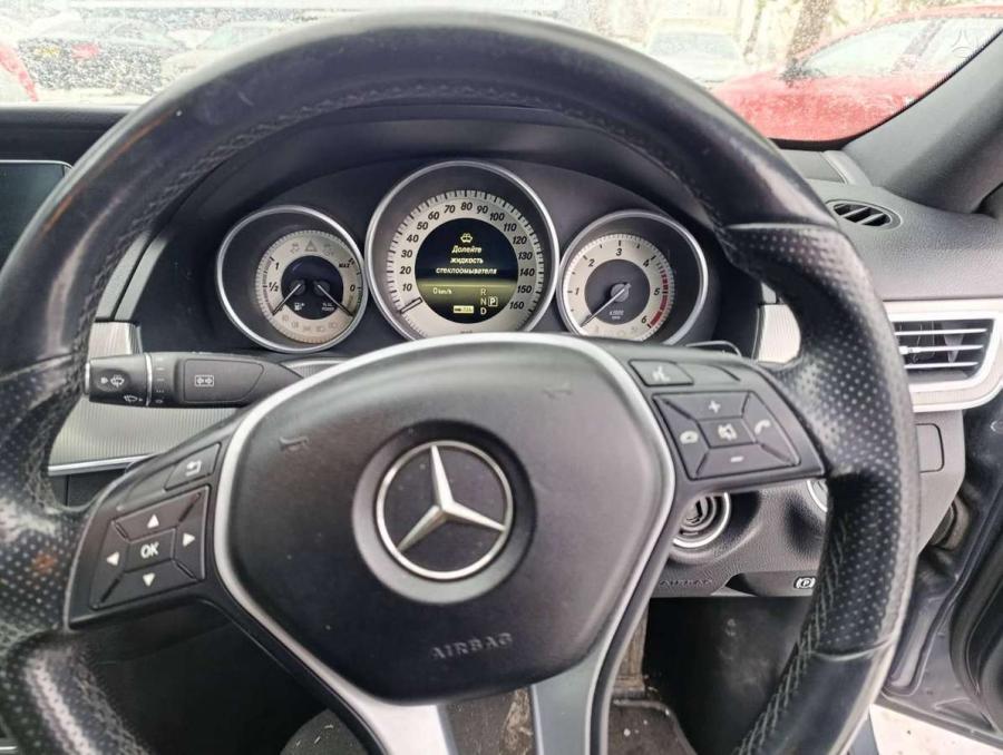 Pelēks Mercedes-Benz E 300 2014 Tauragė, ar dzinēja tilpumu 2.20 L un nobraukumu 200 tūkst. km par 4400 €, foto 4 vietnē AUTOMOTO.COM.LV