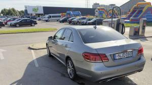 Pelēks Mercedes-Benz E 300 2014 Mažeikiai, ar dzinēja tilpumu 2.99 L un nobraukumu 287 tūkst. km par 13100 €, foto 3 vietnē AUTOMOTO.COM.LV