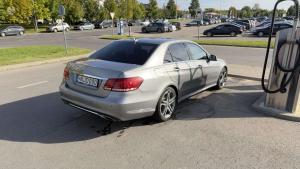 Pelēks Mercedes-Benz E 300 2014 Mažeikiai, ar dzinēja tilpumu 2.99 L un nobraukumu 287 tūkst. km par 13100 €, foto 6 vietnē AUTOMOTO.COM.LV